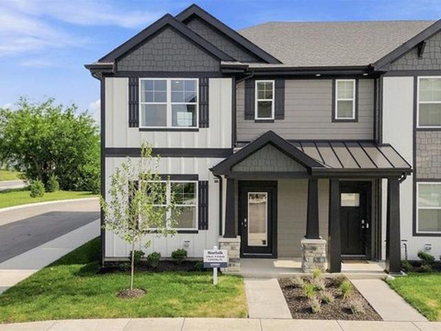 574 E 120th Pl, Crown Point, IN 46307