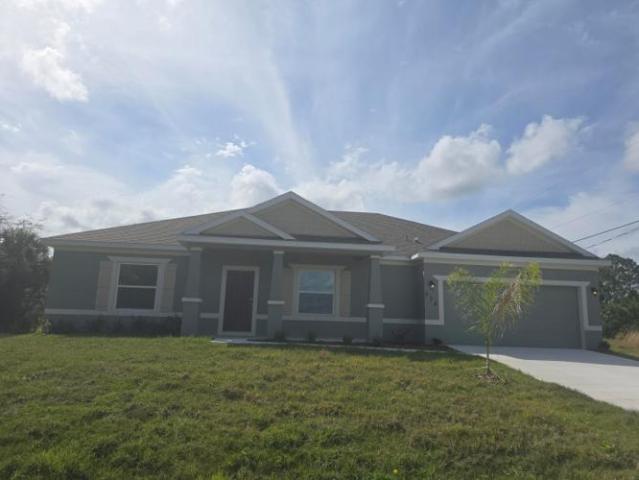 574 Hamwood Street SW, Palm Bay, FL 32908