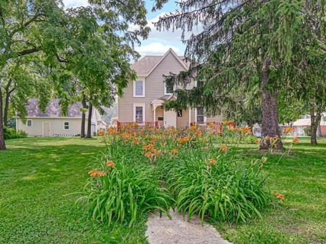 574 Herman St, Crete, IL 60417