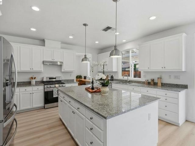 574 Mandevilla Dr, Brentwood, CA 94513