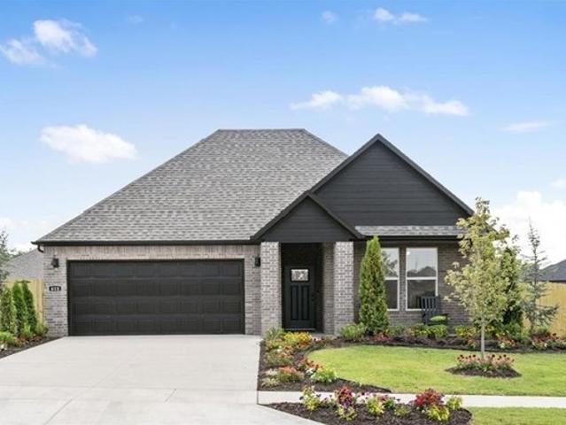 574 N McLeod Dr, Farmington, AR 72730