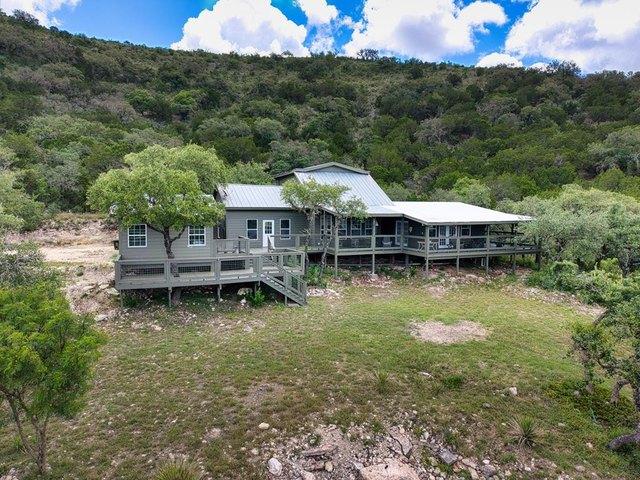 574 N Saddle Mountain Dr, Leakey, TX 78873