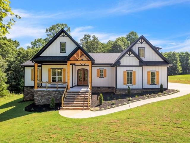 574 Paramount Dr, Seneca, SC 29678