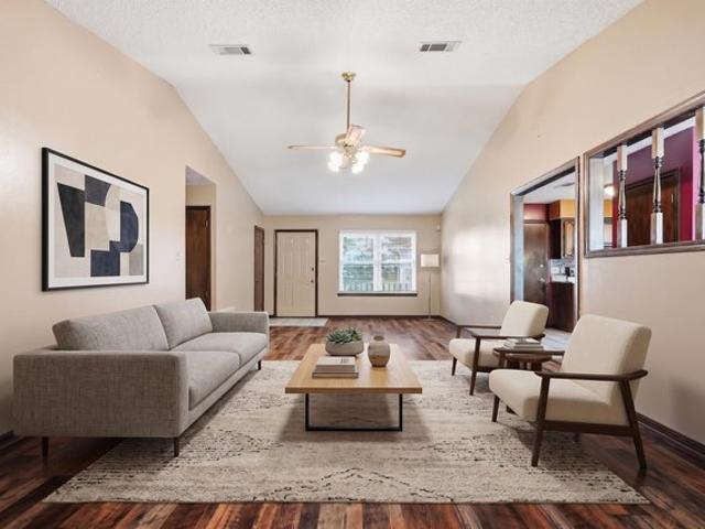 574 Peppertree Ln, Pensacola, FL 32506