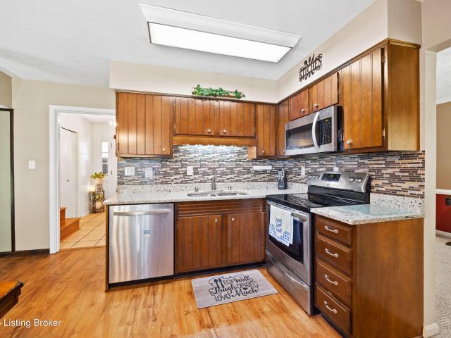 574 Pine Creek Rd