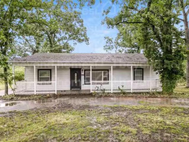 57550268 1320 E Lee Ave