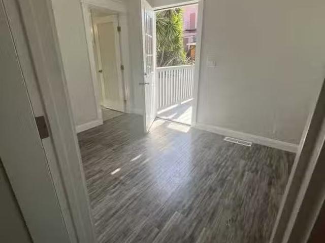 57552542 2774 Bryant St