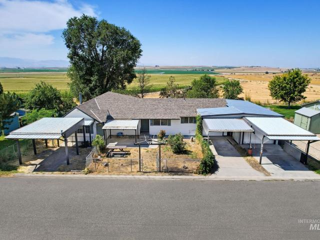 5755 Chuckwagon Rd