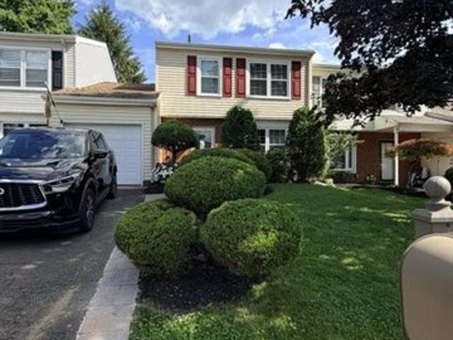 5755 Randall Ct, Bensalem, PA 19020