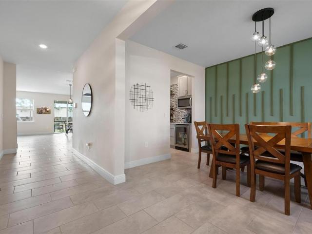 5755 Woodland Sage Dr, Sarasota, FL 34238 | MLS #A4682