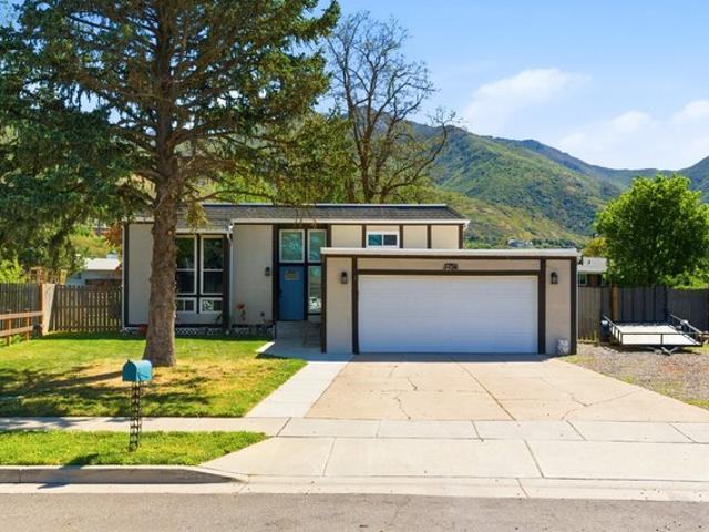5756 S Willowood Ln E, South Ogden, UT 84403