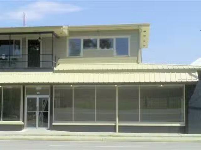 57577631 2046 Front St