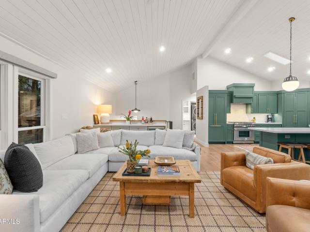 5757 griffiths spring