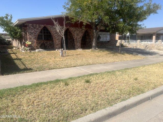 5757 Sweetwater Dr, El Paso, TX 79924