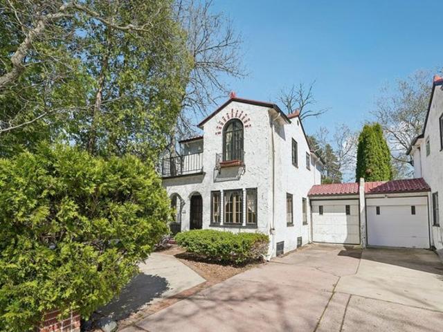 5758 N Santa Monica Blvd, Whitefish Bay, WI 53217