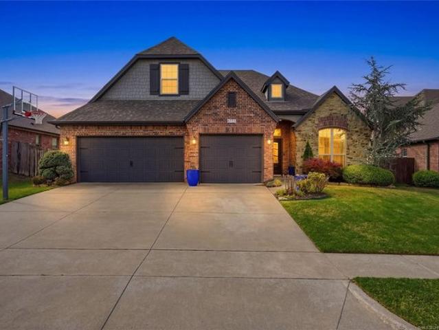 5758 E 143rd St S, Bixby, OK 74008