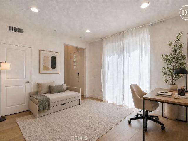 5750 Acacia