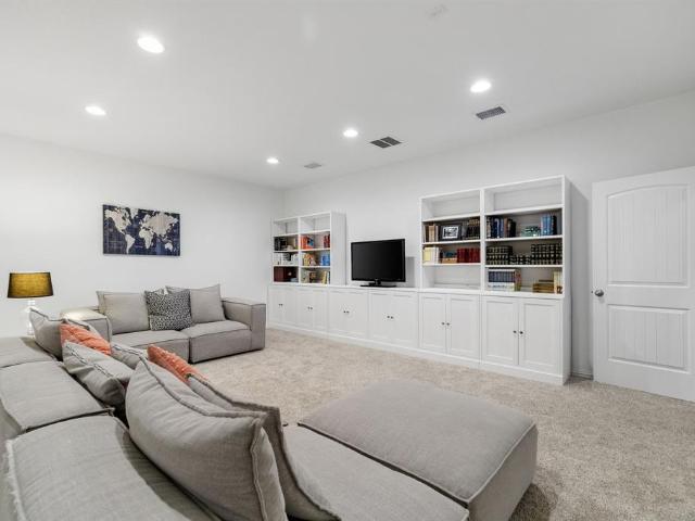 5750 High Mesa Dr, Justin, TX 76247 | MLS #21215