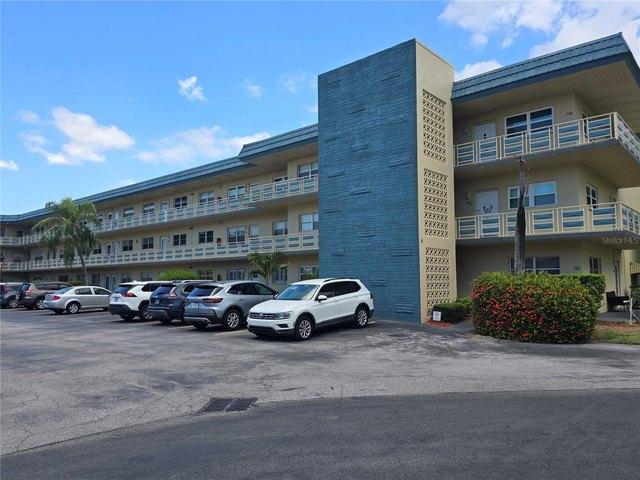 5750 80th St N Unit A106, Saint Petersburg, FL 33709