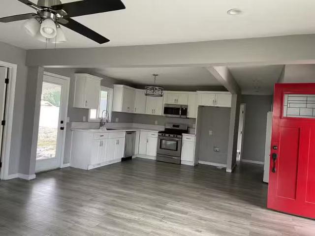 57518016 12542 Twintree Lane