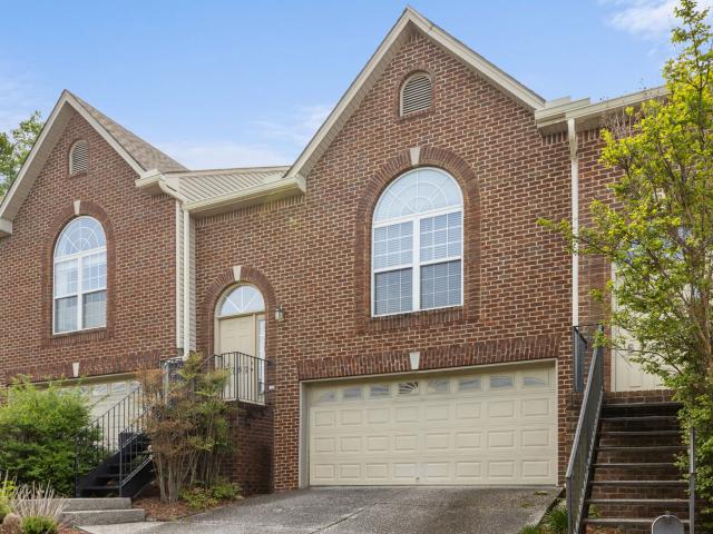 5752 Amalie Dr