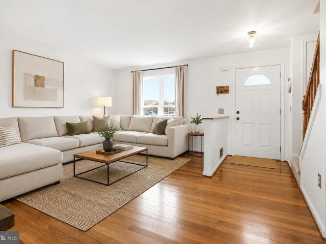 5752 Sunset View Lane