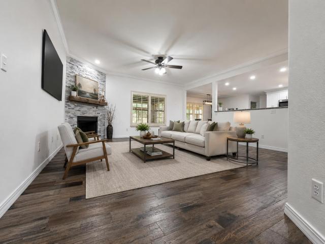 5752 S Winsor Drive