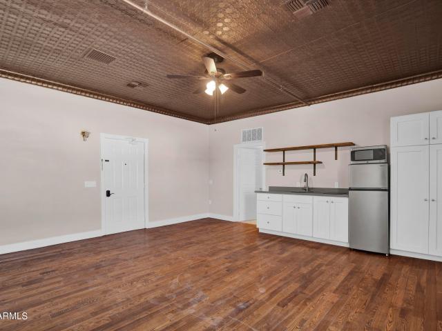 5753 W Glendale Avenue # Apt 203