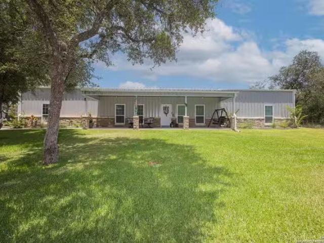 575 COUNTY ROAD 342, Hondo, TX 78861