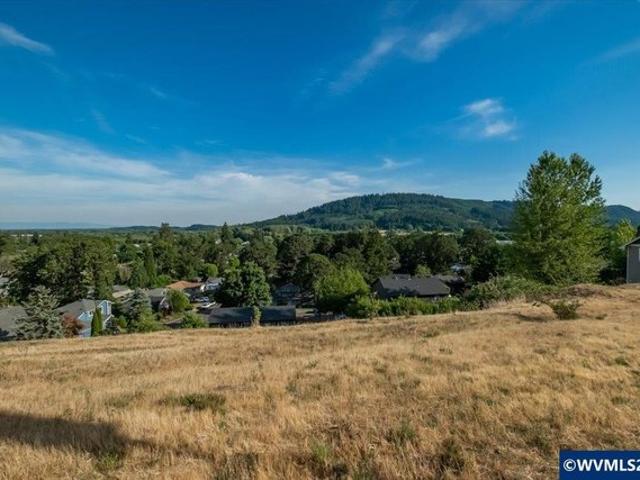 575 Coastal View Dr, Philomath, OR 97370