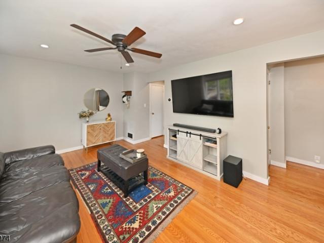 575 Allwood Rd