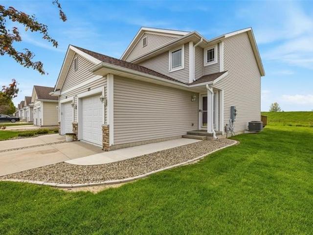 575 Bent Creek Dr, Marion, IA 52302