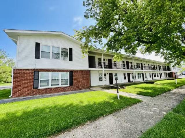 575 Berry Ave, Unit 1E, Grayslake, IL 60030 MLS #12466255