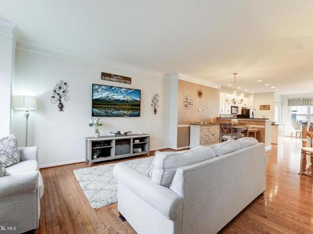 575 Edmonton Terrace NE