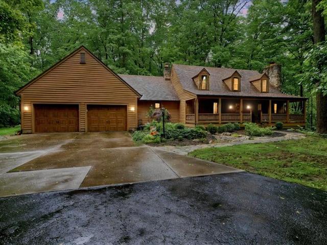 575 Hornwood Dr, Springfield, OH 45504