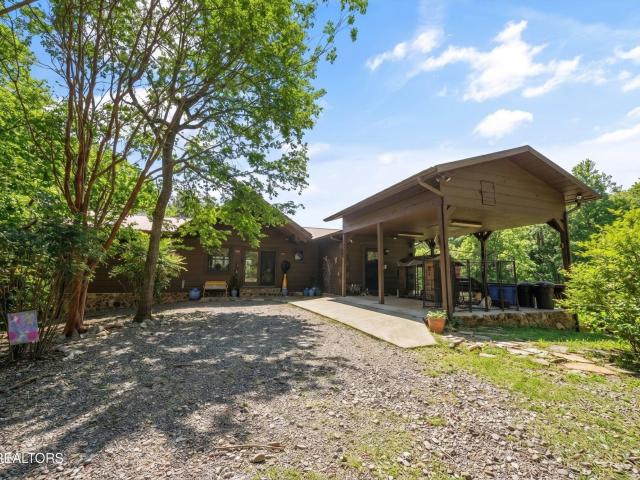 575 Ironsburg Rd
