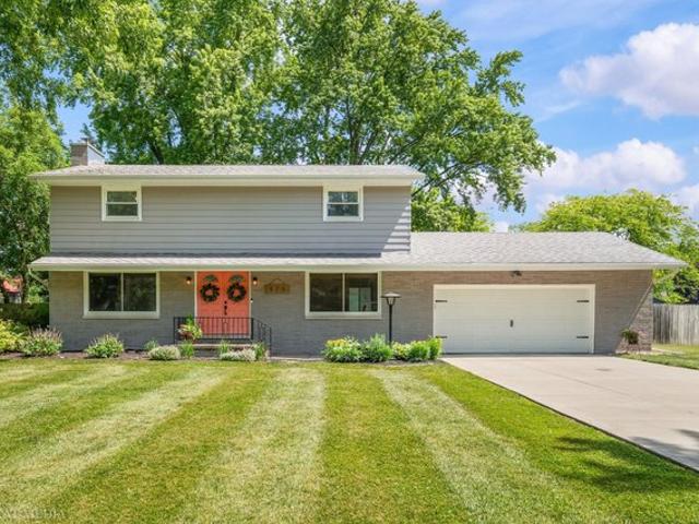 575 Lonesome Pine Trl, Saint Joseph, MI 49085
