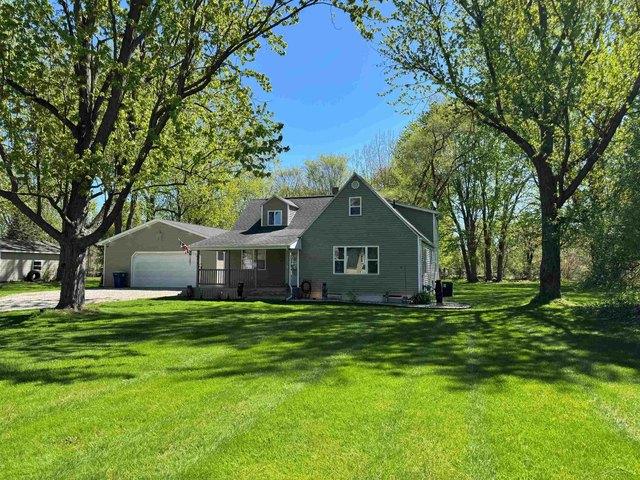 575 Lutzke Rd, Saginaw, MI 48609