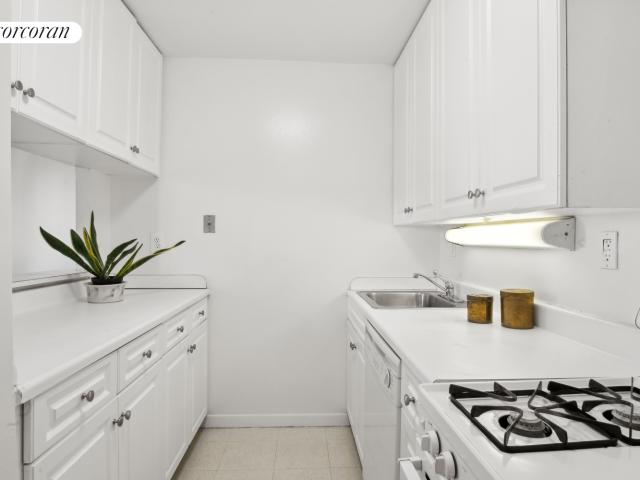 575 MAIN Street 1408