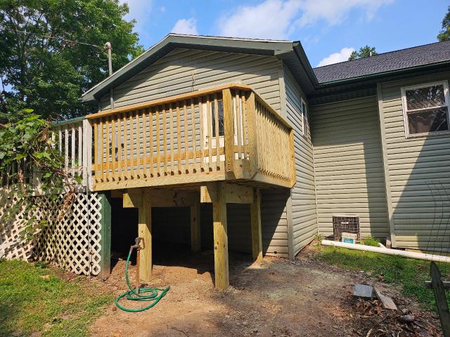 575 N River Highlands Road