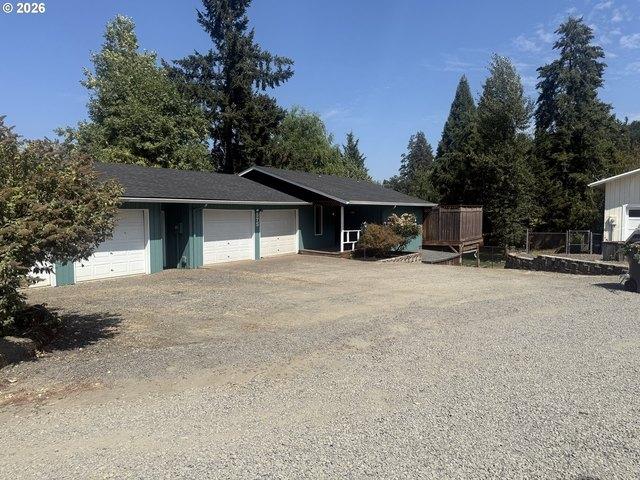 575 S 70th St, Springfield, OR 97478