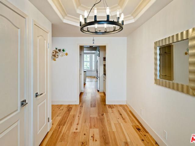 575 S Barrington Avenue 305