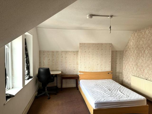 £575 PCM, All Bills Included, Furnished Room in a Shared House in Cowbridge Road East, Canton, Cardiff, CF5 1BB