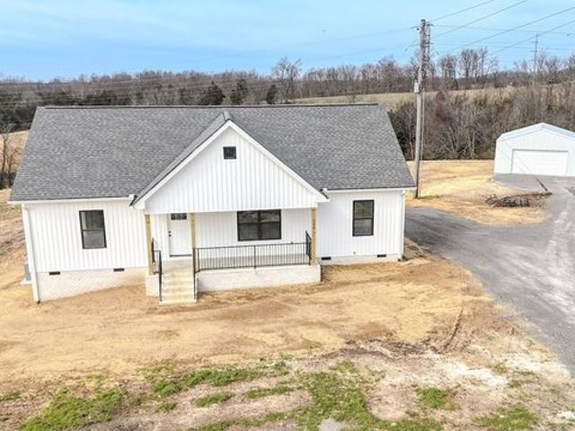 575 Pleasant Hill Rd, Lafayette, TN 37083