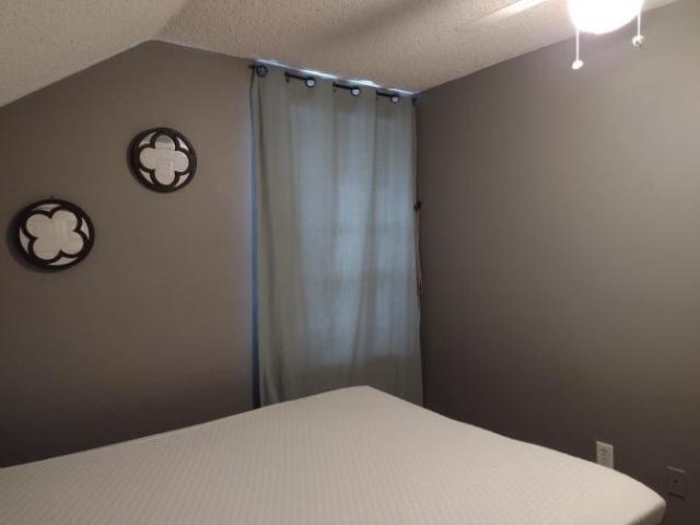 $575 Tampa Bay Adult Only/Non Smoking Bedroom