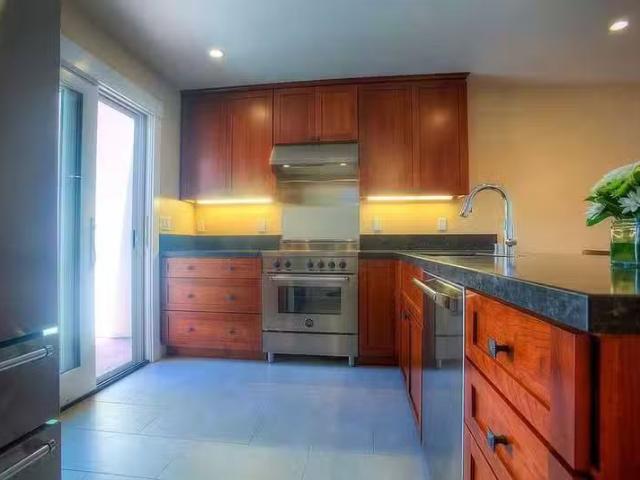 57647791 1106 Clinton St