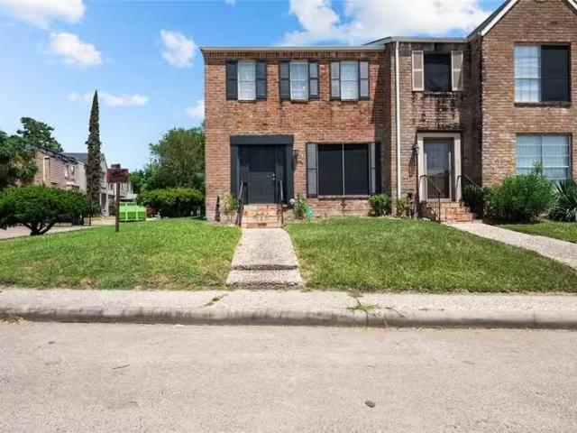 5764 Maple Hill Dr, Houston, TX 77088