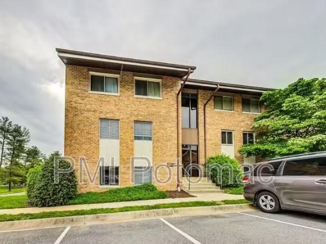 57652417 18600 Walkers Choice Rd #1