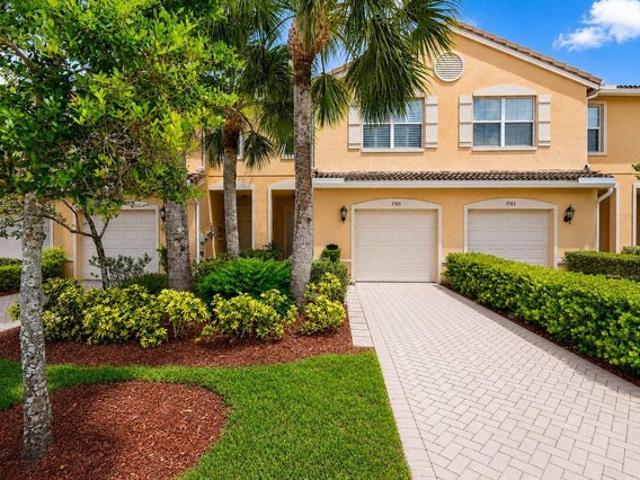 5765 Monterra Club Dr, Lake Worth, FL 33463