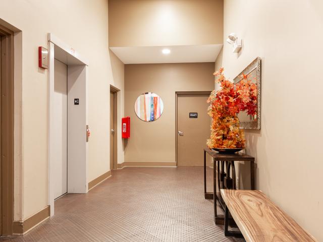 5766 N Lincoln Avenue # 301